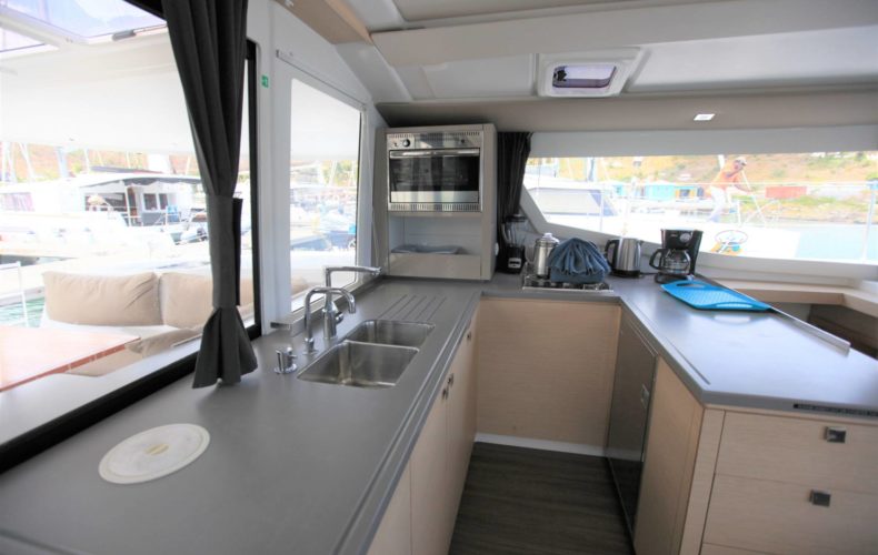 Island Odyssey, Helia 44 Evolution 2017 - Bareboat Yacht - BVI Yacht ...